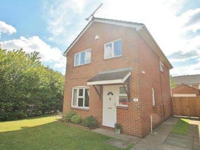4 Bedrooms Detached house for sale in Chadwick Close, Gravesend DA11
