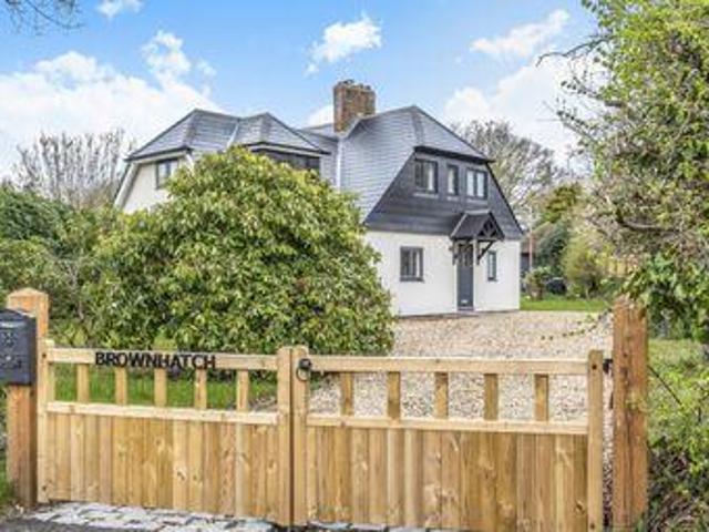 4 Bedrooms Detached house for sale in Chapel Lane, Pirbright, Woking GU24