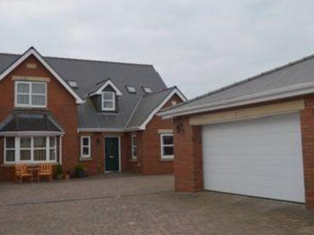 4 Bedrooms Detached house for sale in Chapel Road, Three Crosses, Swansea SA4