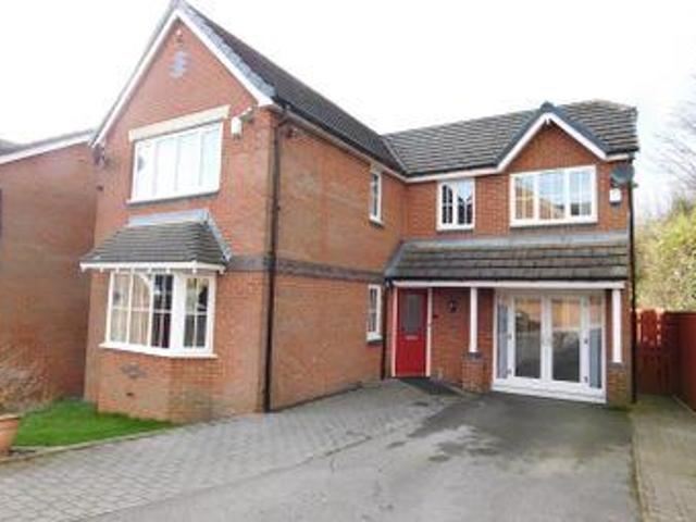 4 Bedrooms Detached house for sale in Chartwell Drive, Bradford BD6