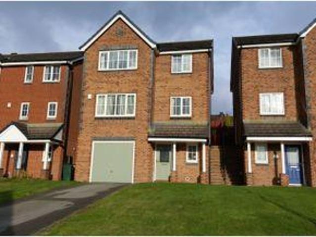 4 Bedrooms Detached house for sale in Chartwell Drive, Bradford BD6