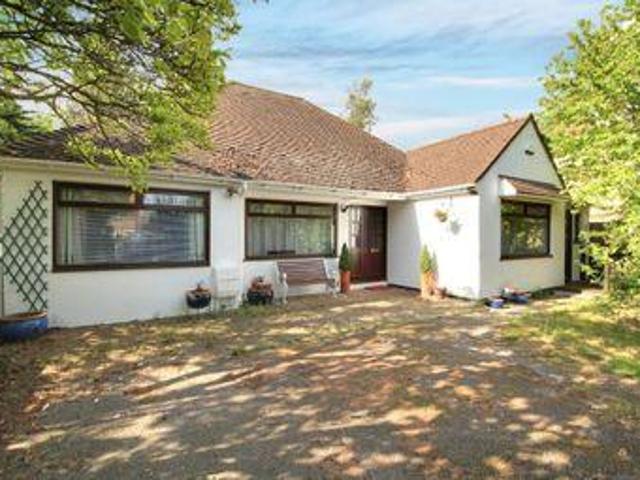 4 Bedrooms Detached house for sale in Charville Lane, Hayes UB4
