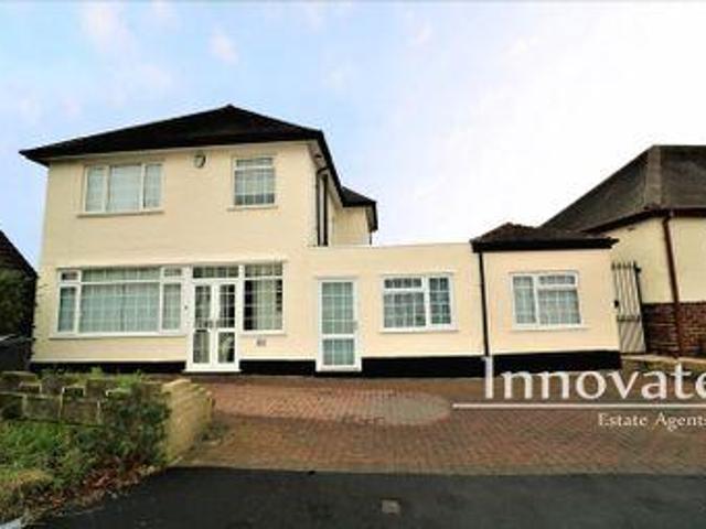 4 Bedrooms Detached house for sale in Charlemont Crescent, West Bromwich B71