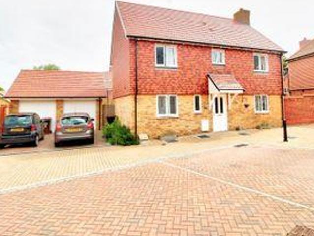 4 Bedrooms Detached house for sale in Charles Moore Court, School Lane, Polegate BN26