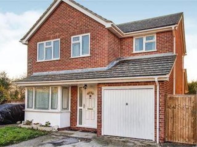 4 Bedrooms Detached house for sale in Chelmer Village, Chelmsford, Essex CM2