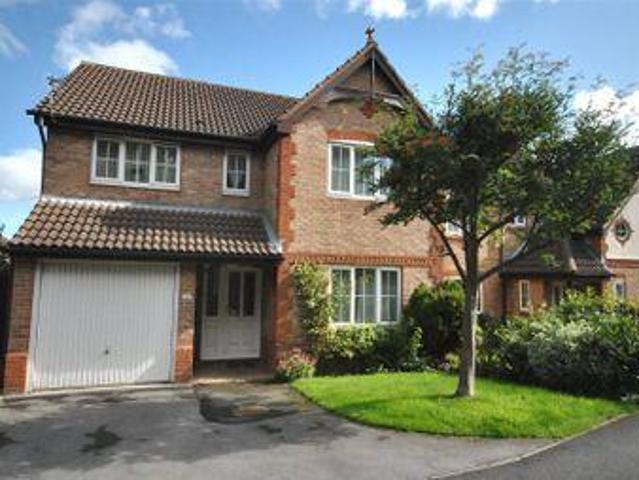 4 Bedrooms Detached house for sale in Chestnut Drive, Adel, Leeds LS16