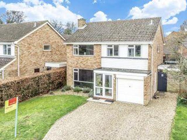 4 Bedrooms Detached house for sale in Chesham, Buckinghamshire HP5