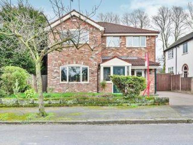4 Bedrooms Detached house for sale in Chiltern Drive, Hale, Altrincham, Greater Manchester WA15
