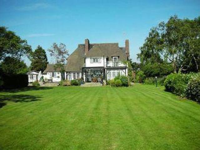 4 Bedrooms Detached house for sale in Church Road, Hale Village, Liverpool L24