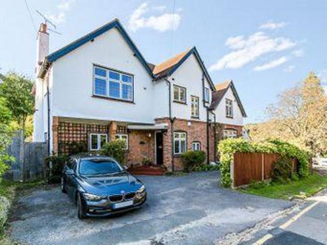 4 Bedrooms Detached house for sale in Church Road, Kenley CR8