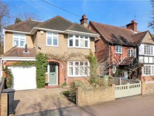 4 Bedrooms Detached house for sale in Church Road, Watford WD17