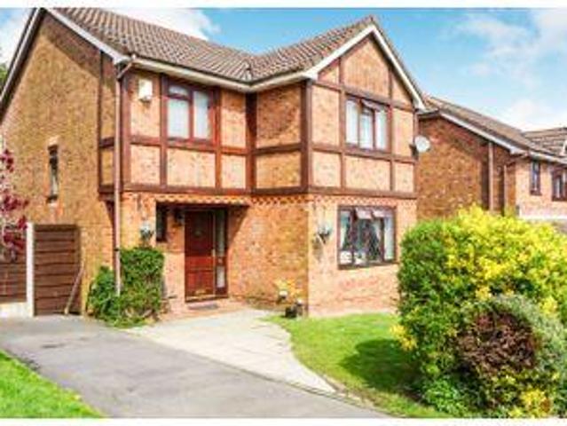 4 Bedrooms Detached house for sale in Claybank Drive, Bury BL8