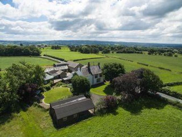 4 Bedrooms Detached house for sale in Clitheroe Road, Dutton, Preston PR3