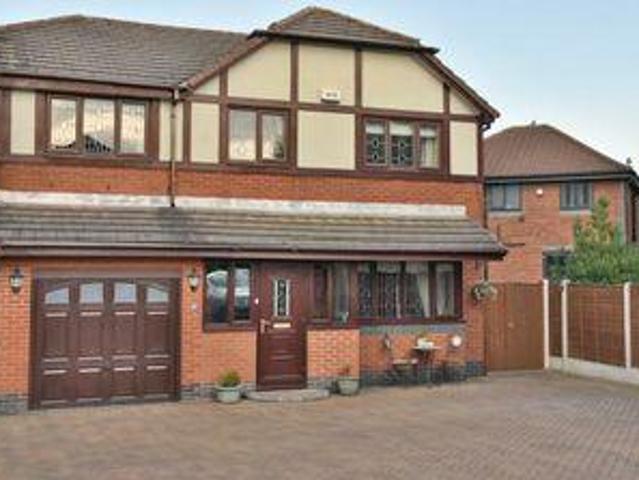 4 Bedrooms Detached house for sale in Clough House Drive, Leigh WN7