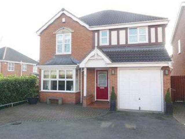 4 Bedrooms Detached house for sale in College View, Armley, Leeds LS12