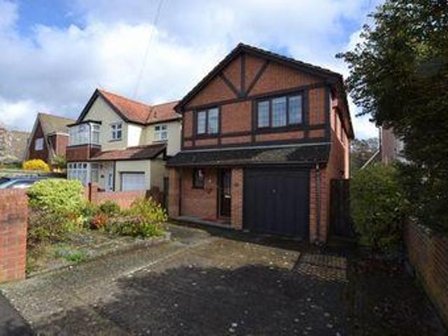 4 Bedrooms Detached house for sale in Connaught Road, Fleet GU51