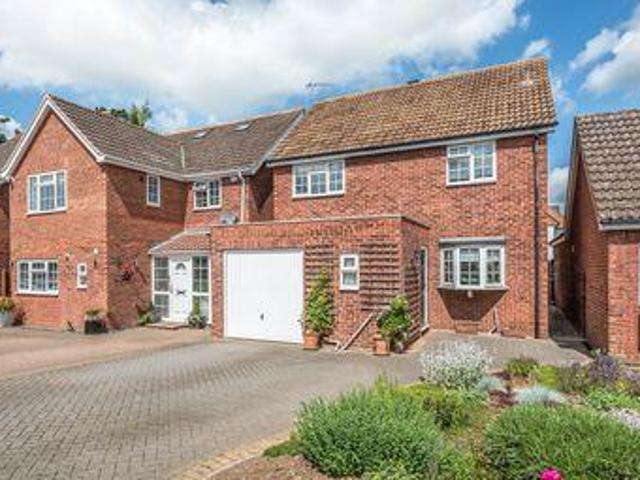 4 Bedrooms Detached house for sale in Convent Close, Hitchin SG5