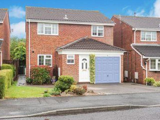 4 Bedrooms Detached house for sale in Cornwall Crescent, Yate BS37