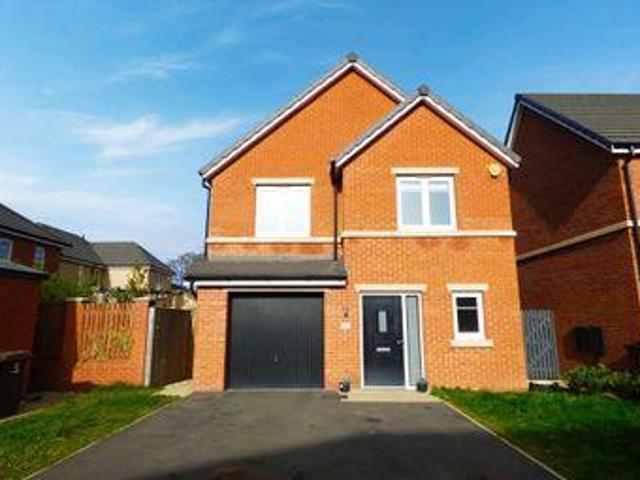 4 Bedrooms Detached house for sale in Cotham Drive, Wakefield, West Yorkshire WF2