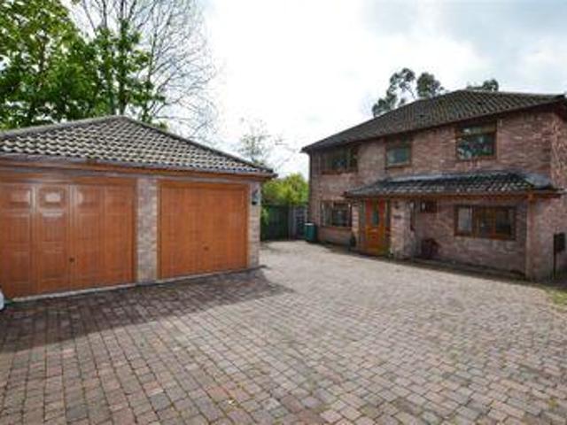 4 Bedrooms Detached house for sale in Cottesmore Way, Cross Inn, Pontyclun CF72