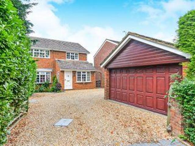 4 Bedrooms Detached house for sale in Cotton End Road, Wilstead, Bedford MK45