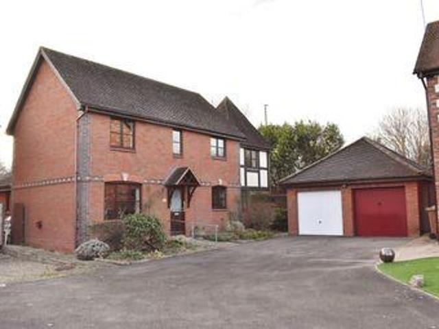 4 Bedrooms Detached house for sale in Courtney Close, Tewkesbury GL20