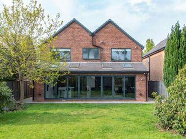 4 Bedrooms Detached house for sale in Crabtree Avenue, Hale Barns, Altrincham WA15