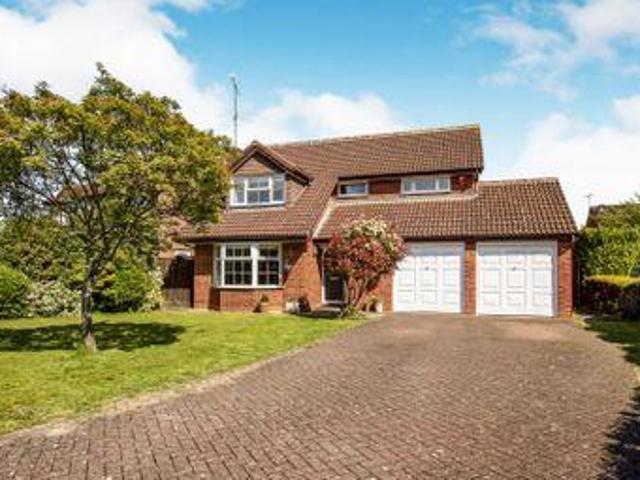 4 Bedrooms Detached house for sale in Crail Close, Wokingham RG41