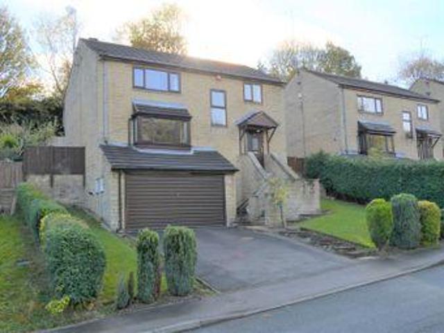 4 Bedrooms Detached house for sale in Croft Gardens, Birkby, Huddersfield HD2