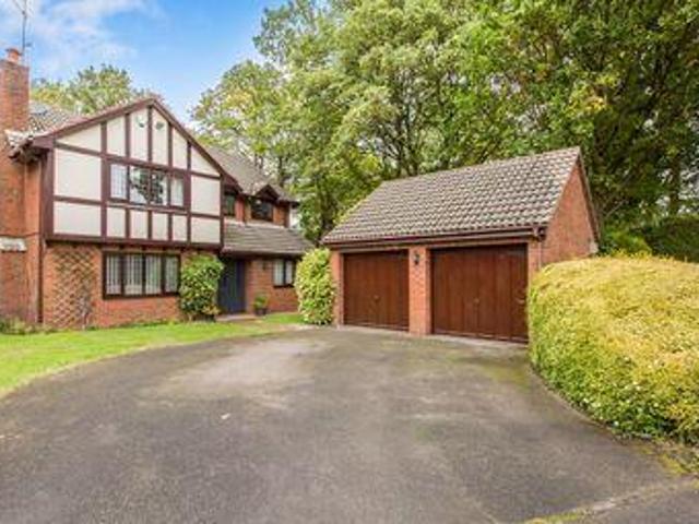 4 Bedrooms Detached house for sale in Crosslands, Congleton CW12