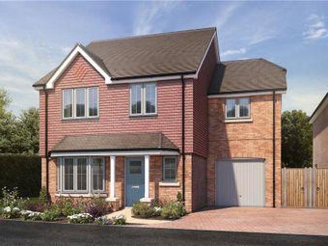 4 Bedrooms Detached house for sale in Dukes Meadow, Odiham Road, Riseley RG7