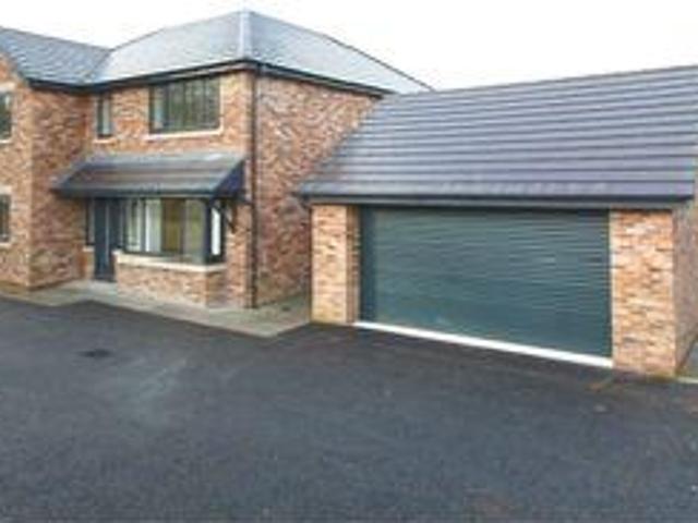 4 Bedrooms Detached house for sale in Dairy Bank Close Buxton Road, Macclesfield SK11