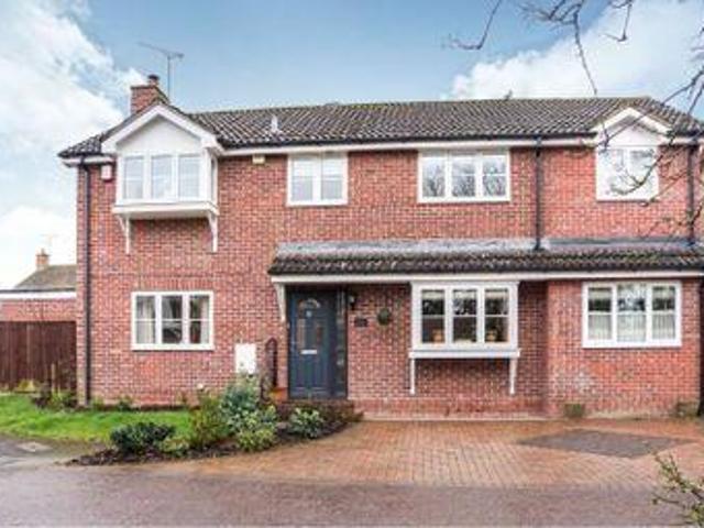 4 Bedrooms Detached house for sale in Darcey Close, Swindon SN5