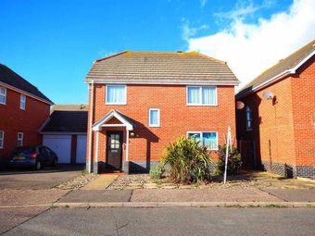 4 Bedrooms Detached house for sale in Deal Close, Clacton On Sea CO15