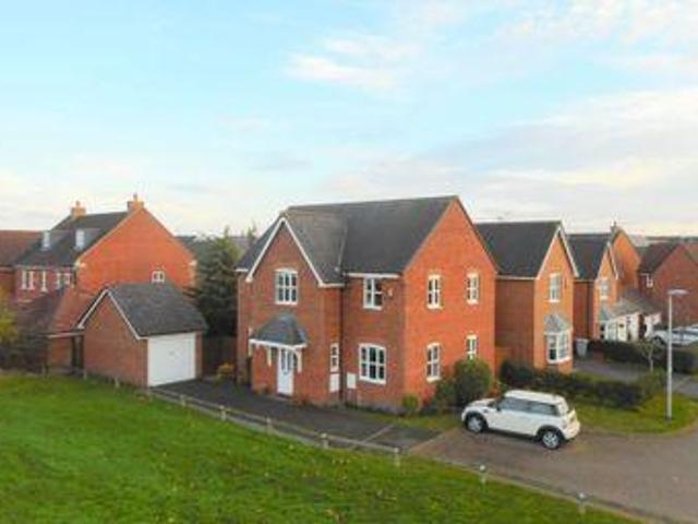 4 Bedrooms Detached house for sale in Delamere Close, Wychwood Village, Weston CW2