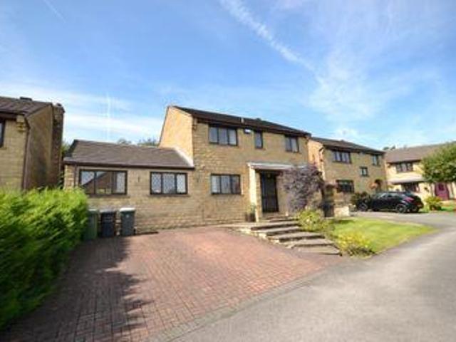 4 Bedrooms Detached house for sale in Delves Wood Road, Huddersfield HD4