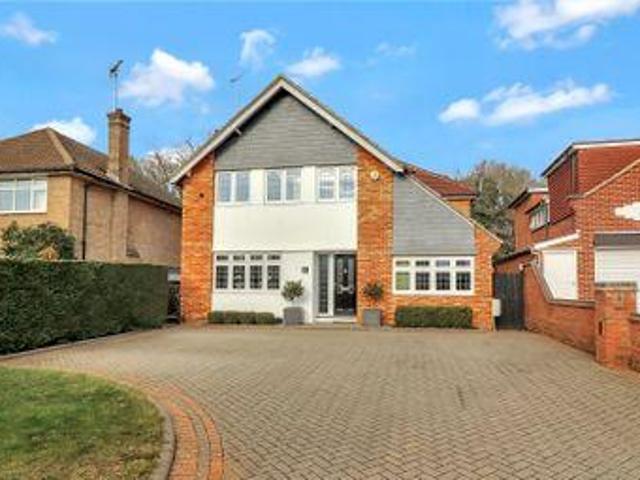 4 Bedrooms Detached house for sale in Denewood Close, Watford WD17
