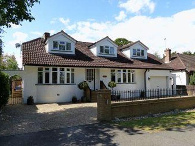 4 Bedrooms Detached house for sale in Derek Road, Maidenhead SL6