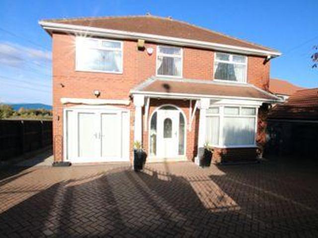 4 Bedrooms Detached house for sale in Dewsbury Road, Wakefield WF2