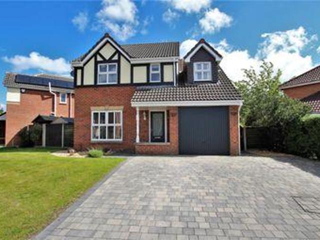 4 Bedrooms Detached house for sale in Devonport Close, Walton Le Dale, Preston PR5