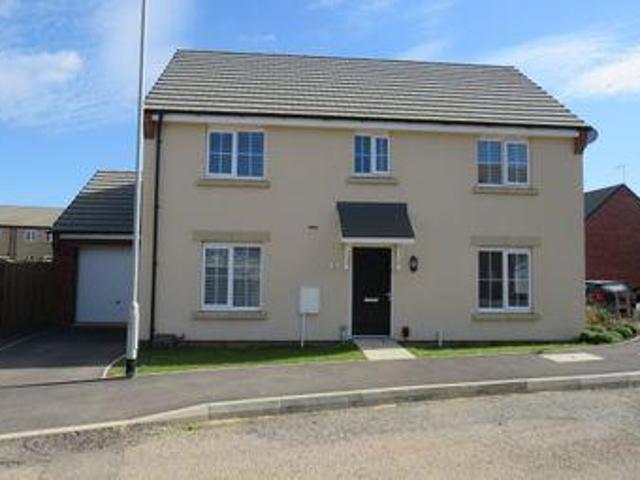 4 Bedrooms Detached house for sale in Downy Drive, Northampton NN4