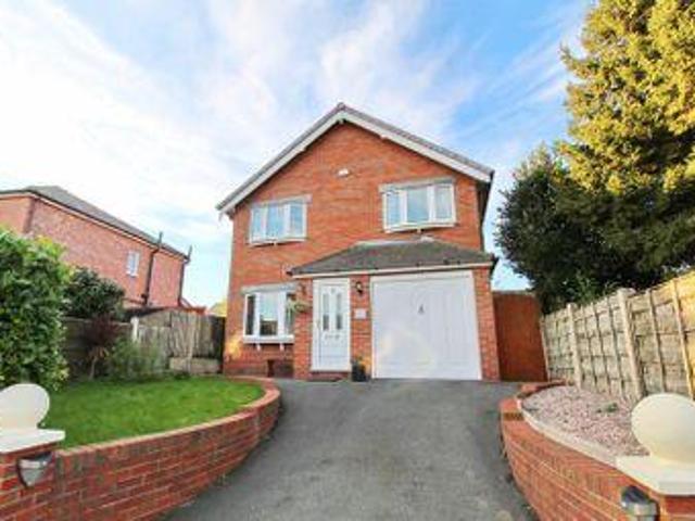 4 Bedrooms Detached house for sale in Douglas Road, Worsley, Manchester M28