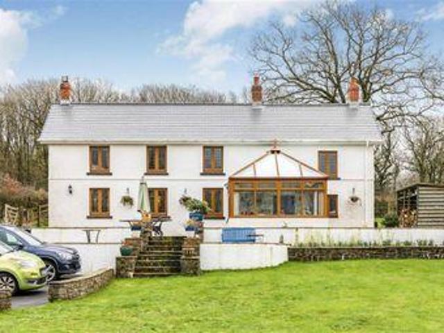 4 Bedrooms Detached house for sale in Drefach, Llanelli SA14