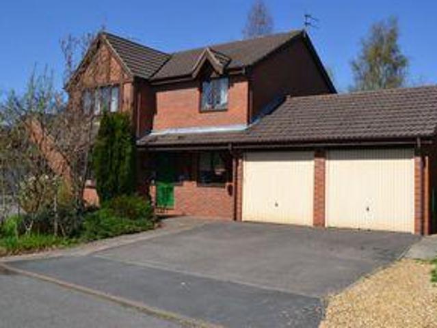 4 Bedrooms Detached house for sale in Evesham Close, Leigh WN7