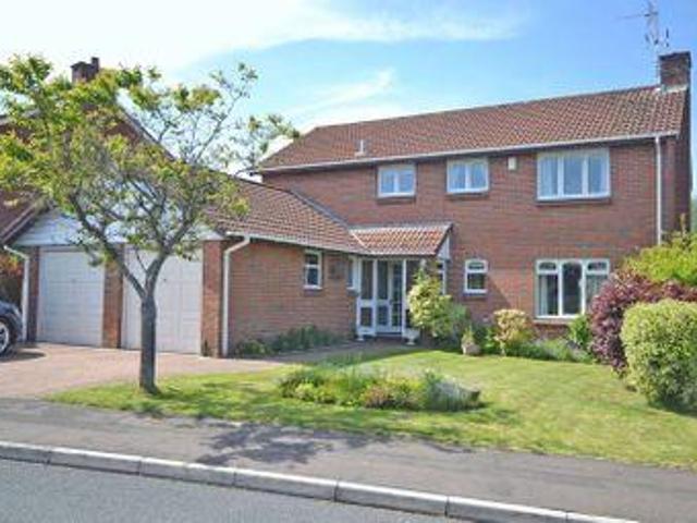 4 Bedrooms Detached house for sale in Exceptional Family House, Fairway Close, Newport NP10