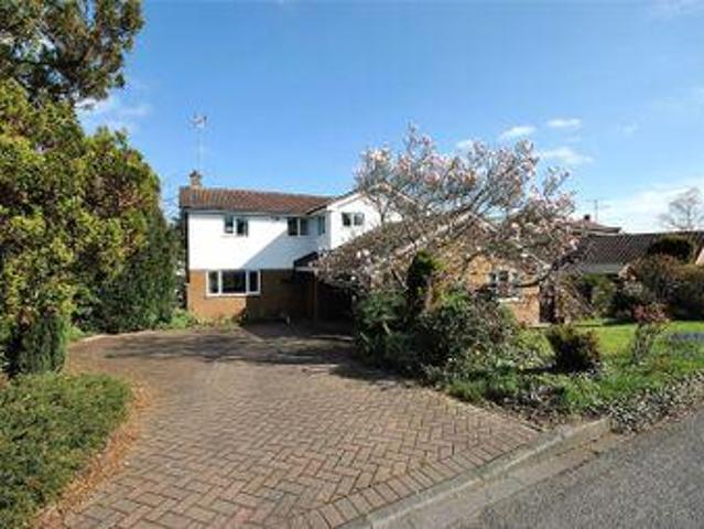 4 Bedrooms Detached house for sale in East Causeway, Adel, Leeds LS16