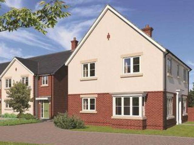 4 Bedrooms Detached house for sale in Earls Park, Bristol Road GL1