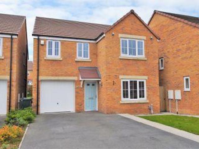 4 Bedrooms Detached house for sale in Elmore Street, Thurcroft, Rotherham S66