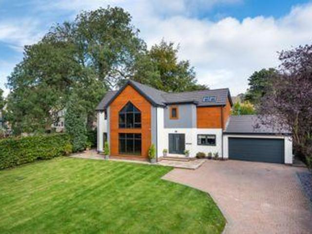 4 Bedrooms Detached house for sale in Estcourt Road, Darrington, Pontefract WF8