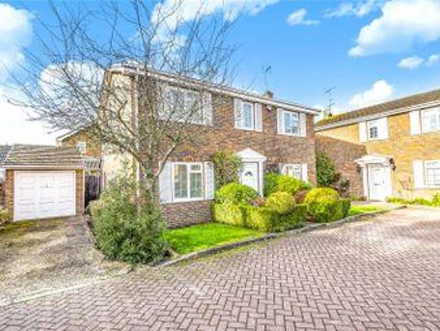4 Bedrooms Detached house for sale in Fairmark Drive, Hillingdon, Middlesex UB10